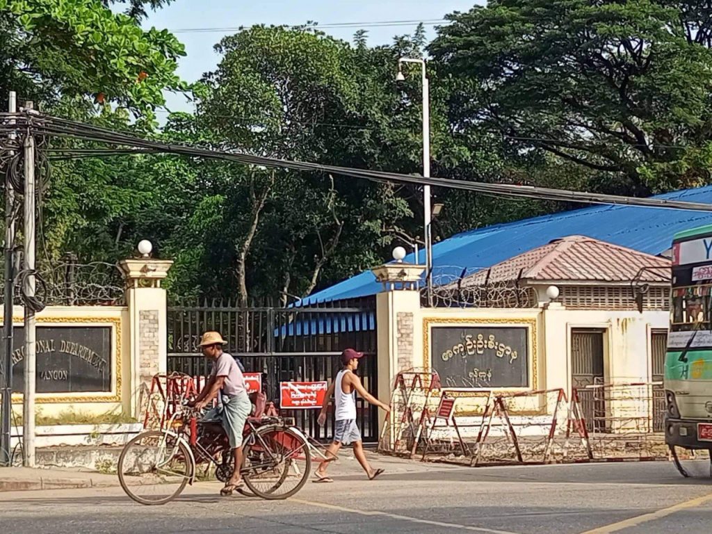 Two hundred prisoners transferred from Yangon’s Insein Prison to ...