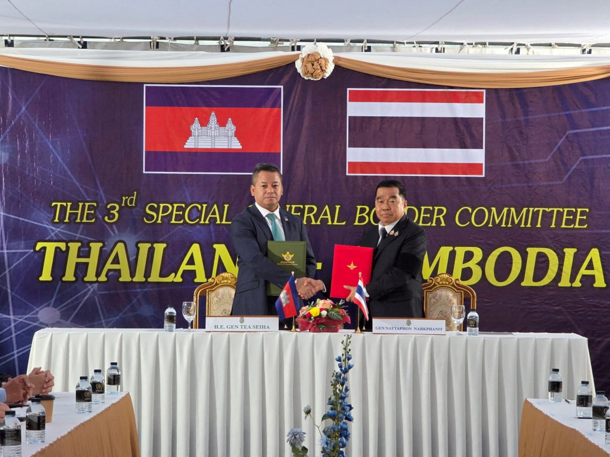 Thailand and Cambodia sign truce to halt fierce border conflict - DVB